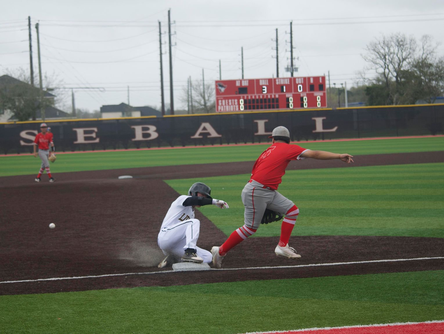 Ross pitches Liberty past South Houston 9-2